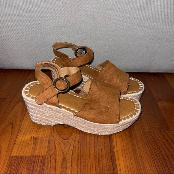 Universal Thread | Shoes | Universal Threads Clog Heels | Poshmark
